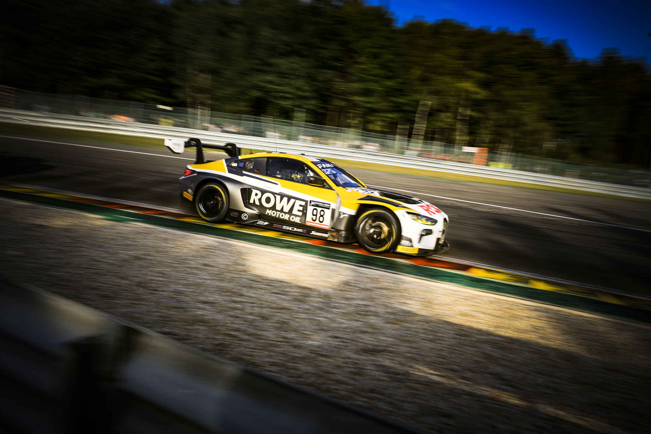 ROWE Racing leads at six-hour mark with new BMW M4 GT3 | GT World ...