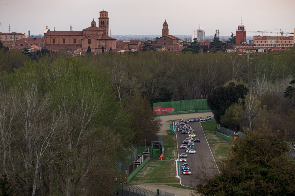 Fanatec GT World Challenge Europe Powered by AWS